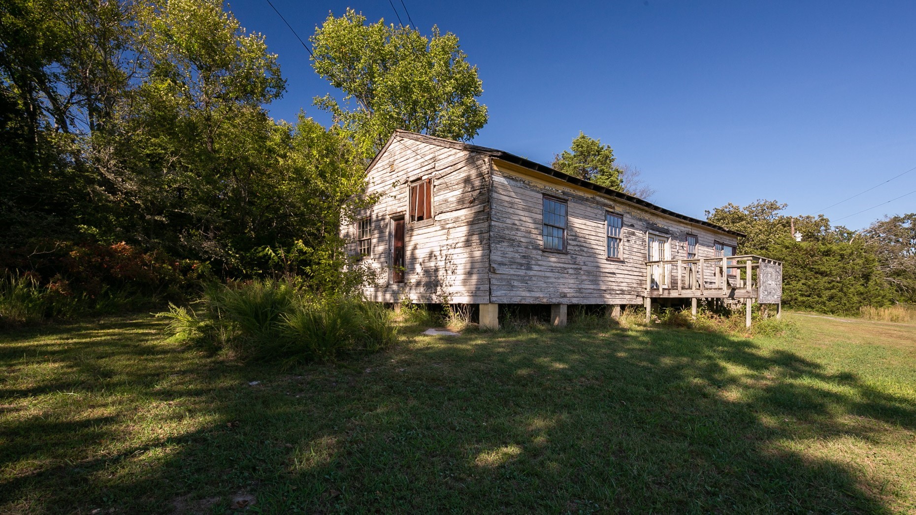 Locations Hub - Sequoyah Indian Weavers Association Building