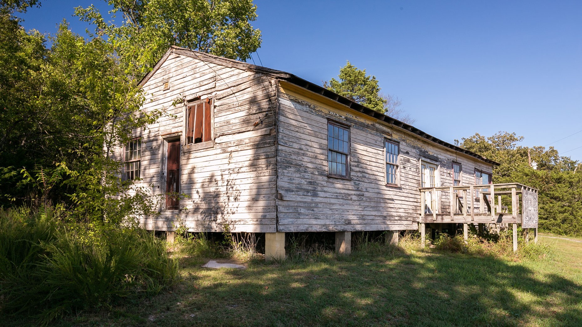 Locations Hub - Sequoyah Indian Weavers Association Building